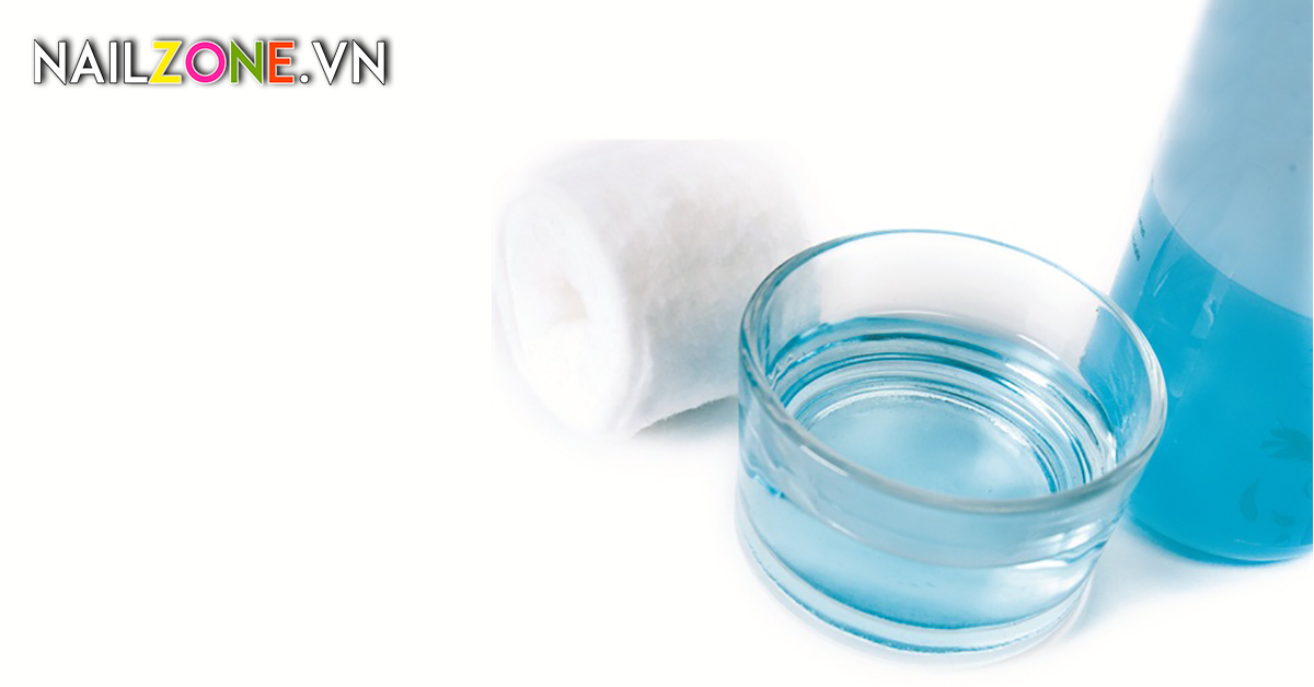 Góc Nhìn Khoa Học Về Nước Chùi Móng Tay – Xu Hướng Nail Zone
